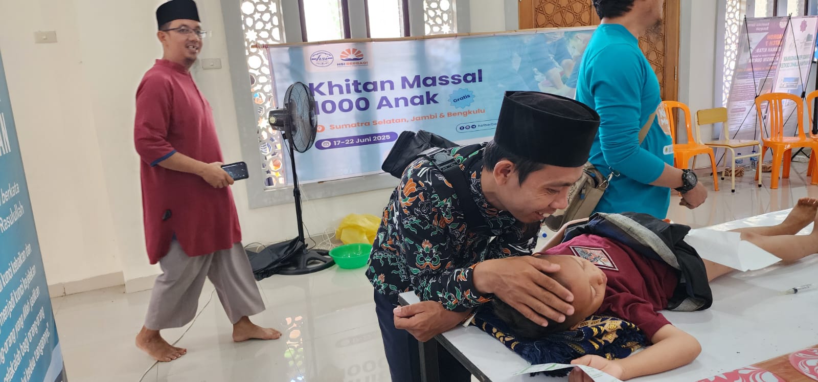 HSI BERBAGI Ukir Senyum 1.176 'Pahlawan Kecil' dalam Khitanan Massal 2025 - HSI Berbagi